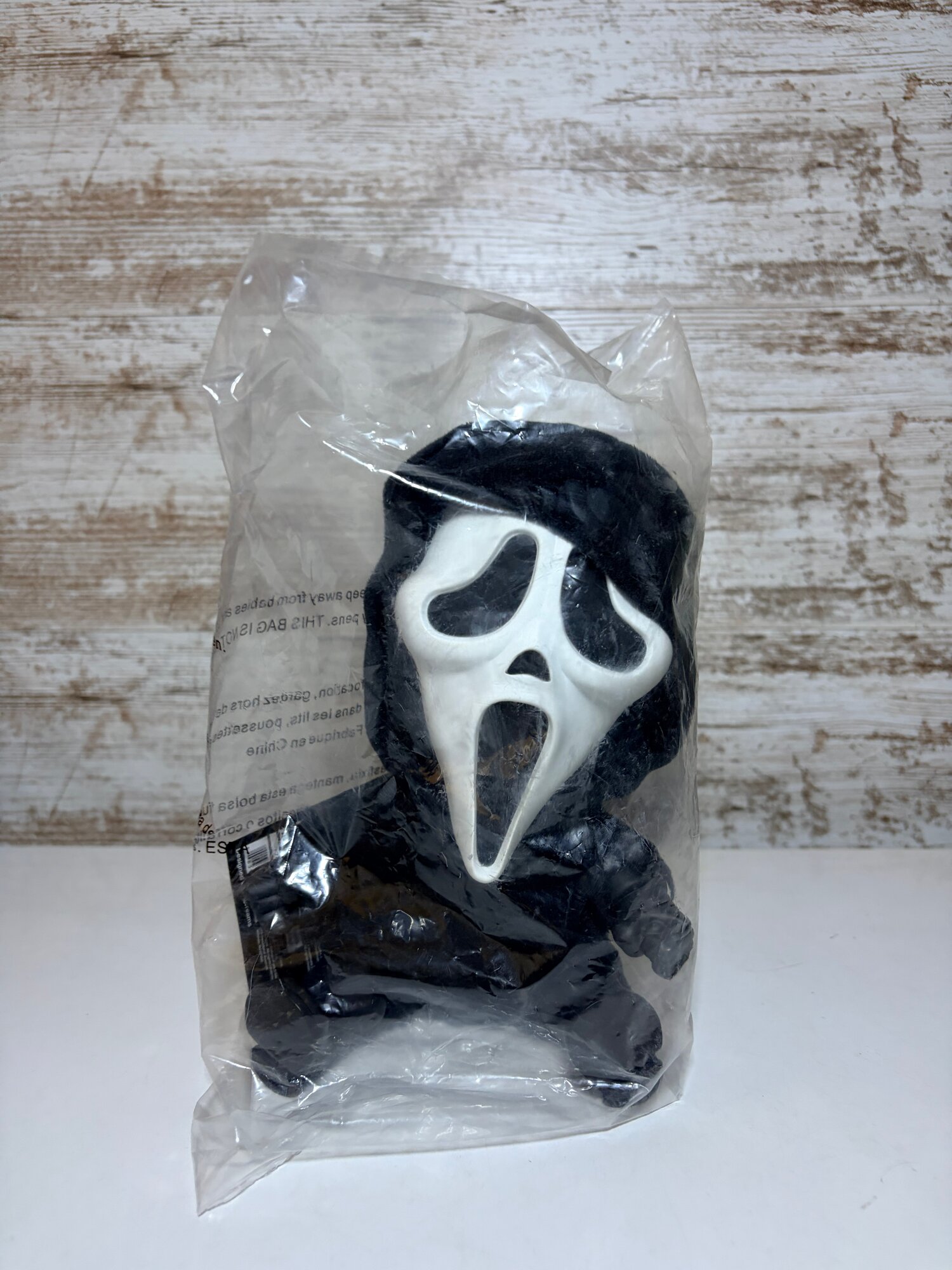 Коллекционная фигурка «Призрачное лицо» (Ghost Face) от Kidrobot, 21 см