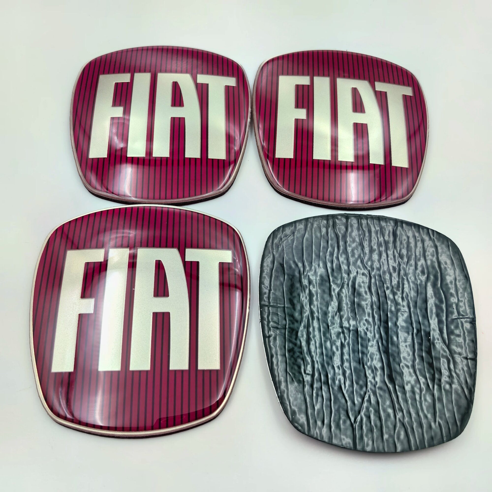 Эмблема FIAT 90 мм, красная, 1PS