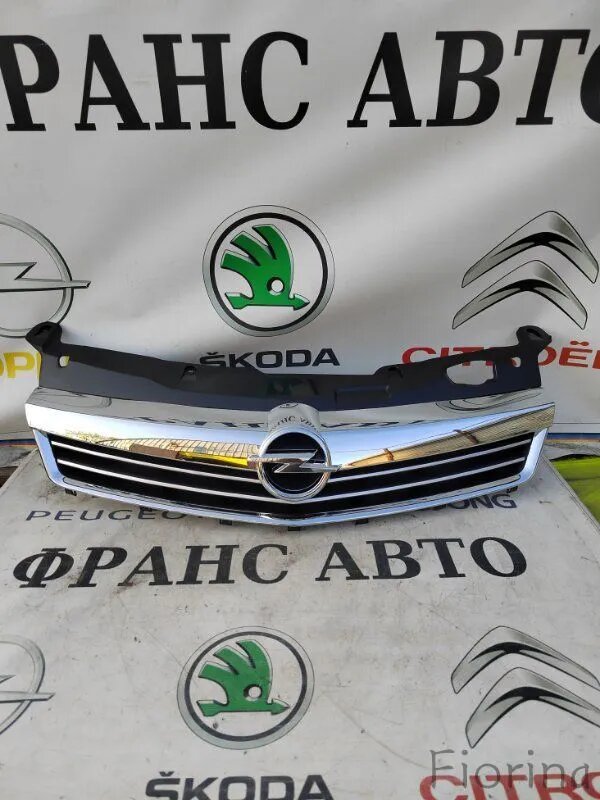 Решетка радиатора Opel Astra H 2007-2014