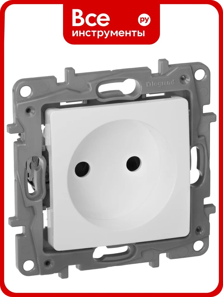 Розетка Legrand без заземления Legrand Etika со шторками 16А 250В винтовые зажимы белый