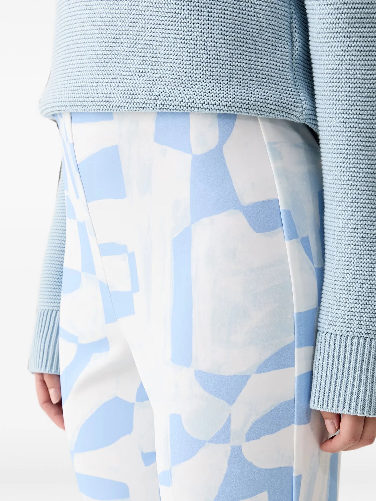 Брюки Joseph Ribkoff Abstract-print cropped trousers, размер 40, бежевый/белый — фото 1