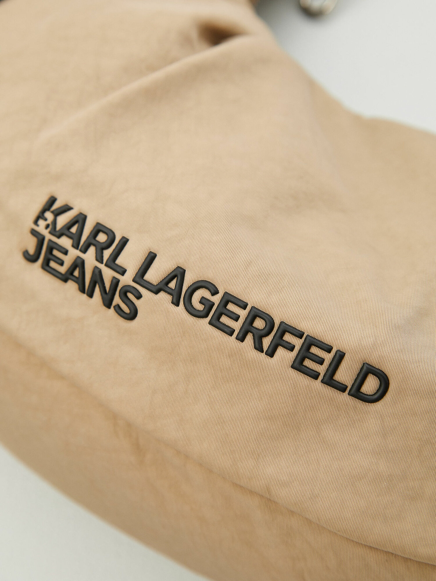 Сумка хобо KARL LAGERFELD JEANS NYLON, фактура гладкая, бежевый — фото 1