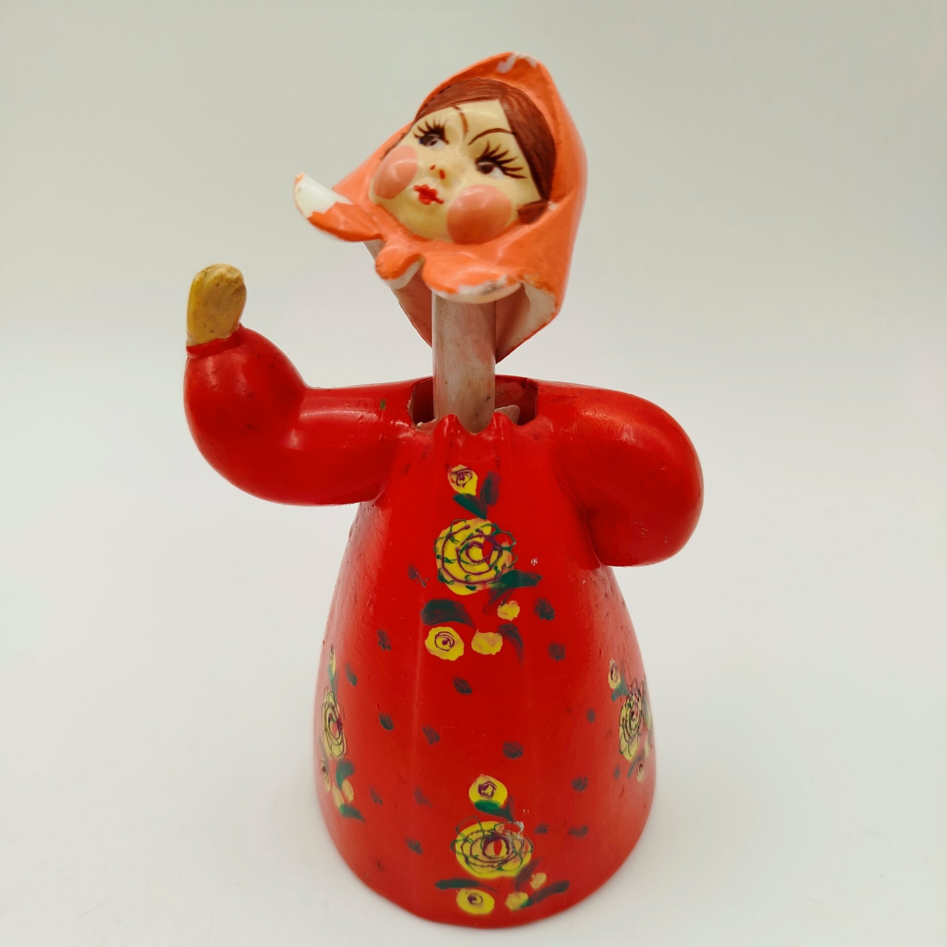 Кукла-болванчик "Плясунья" (танцующая), пластик, колкий, роспись, СССР, 1950-1960 гг.