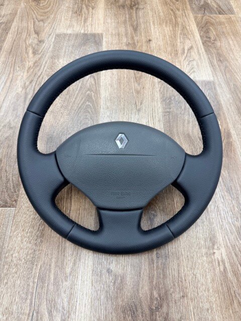 Руль Renault Scenic 1 рест. с подушкой Б/У после перетяжки.