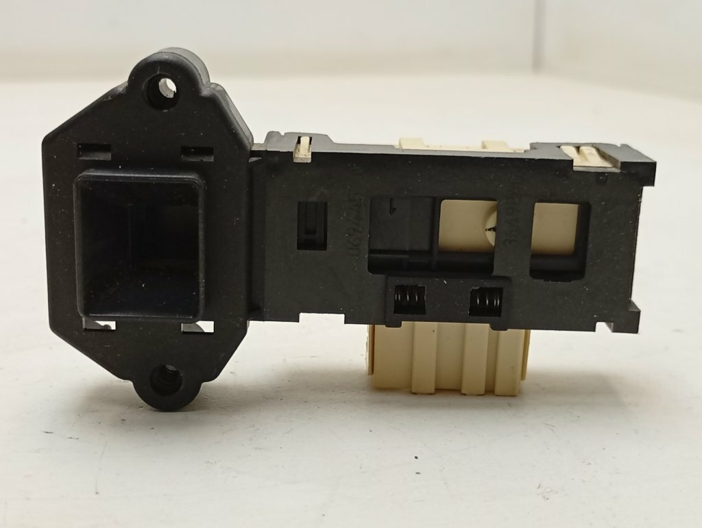 S803J кт45 Устройство блокировки люка для стиральной машины Samsung DC64-00653C б/у