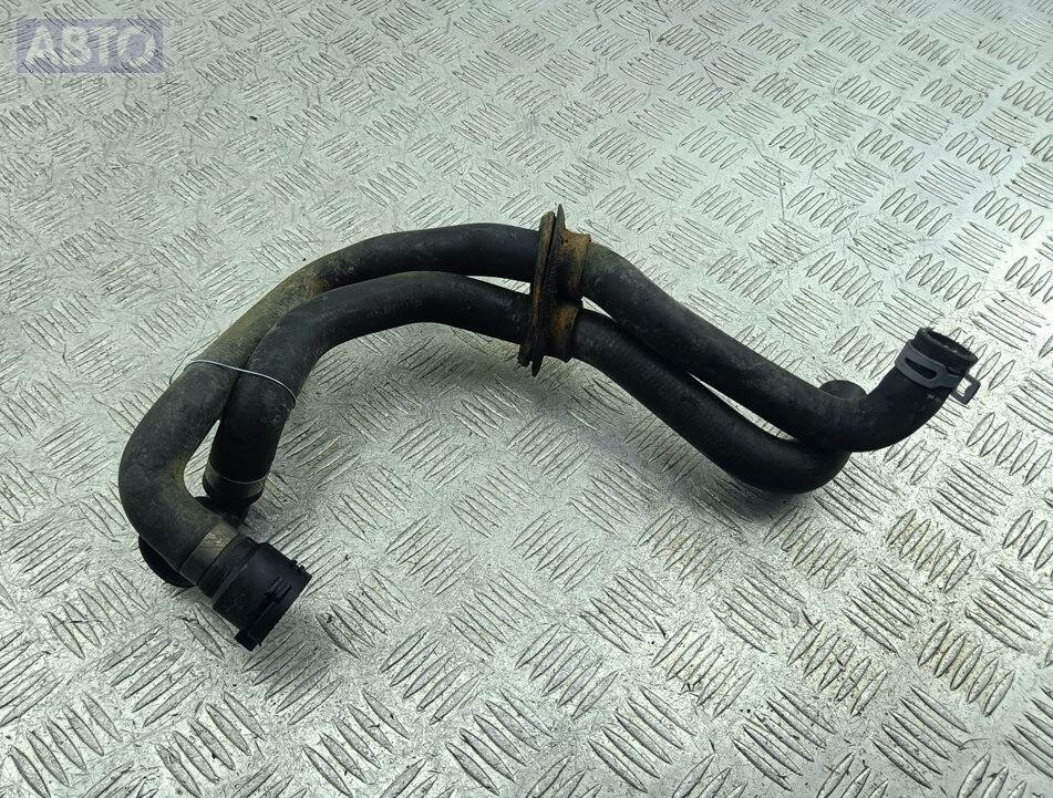 Патрубок отопителя (печки) Volkswagen Passat B5+ (GP)