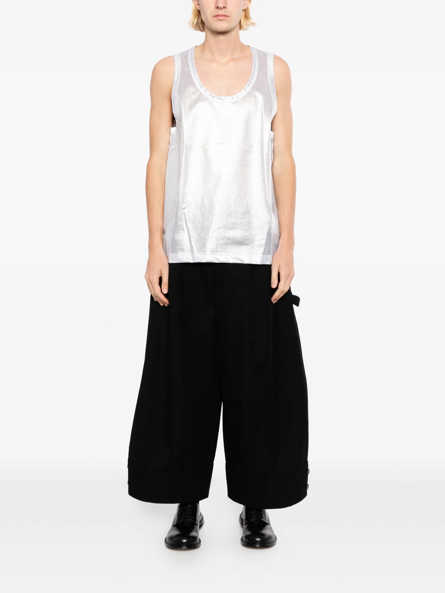 Топ COMME des GARCONS Perforated metallic vest, размер 48, серебристый/красный — фото 1