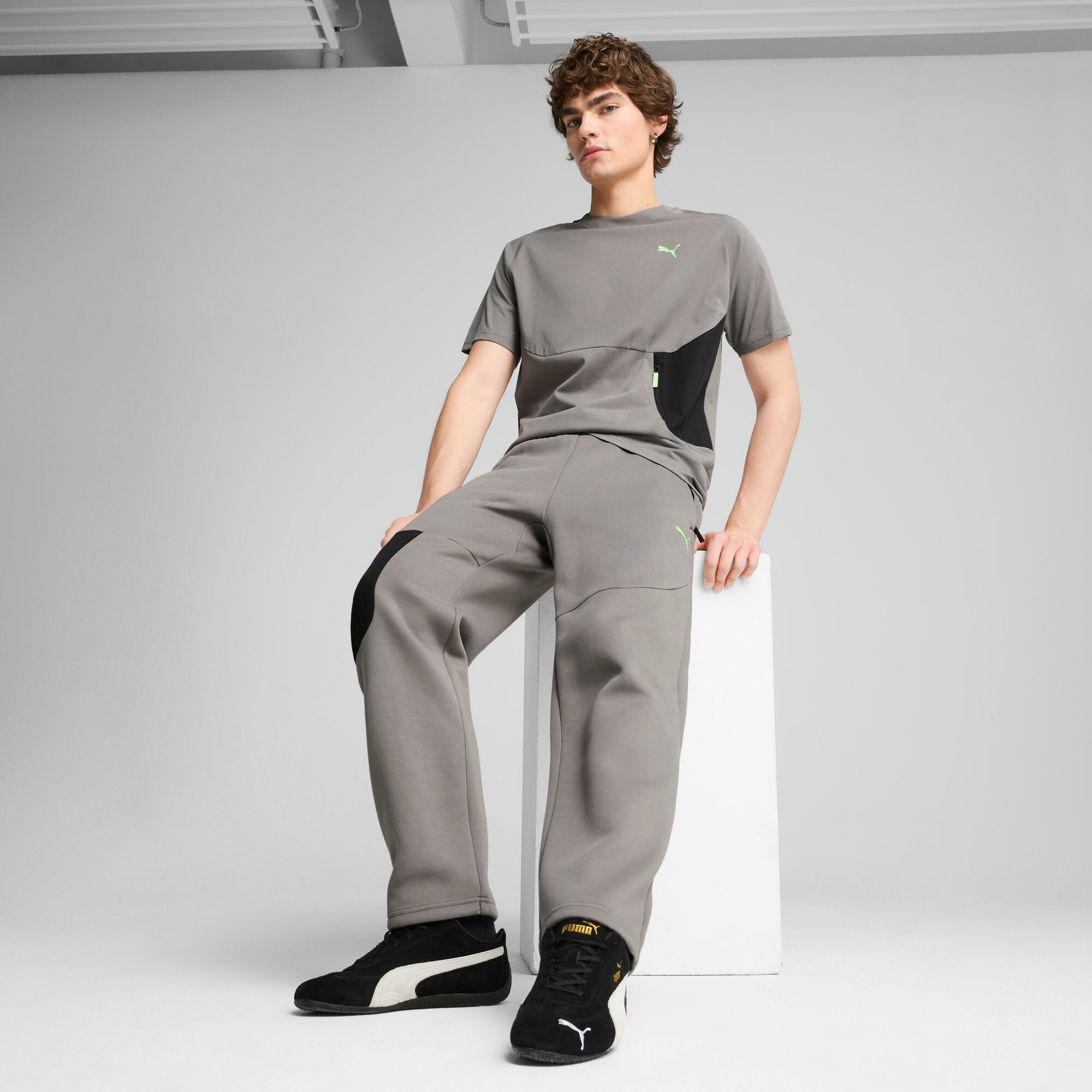 Брюки PUMA PUMATECH Track Pants, размер M, светло-серый — фото 1
