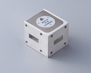 17.6 GHz to 26.7 GHz, 0.4 dB Insertion Loss, 20 dB Isolation, Waveguide Series Isolator-BH220-24