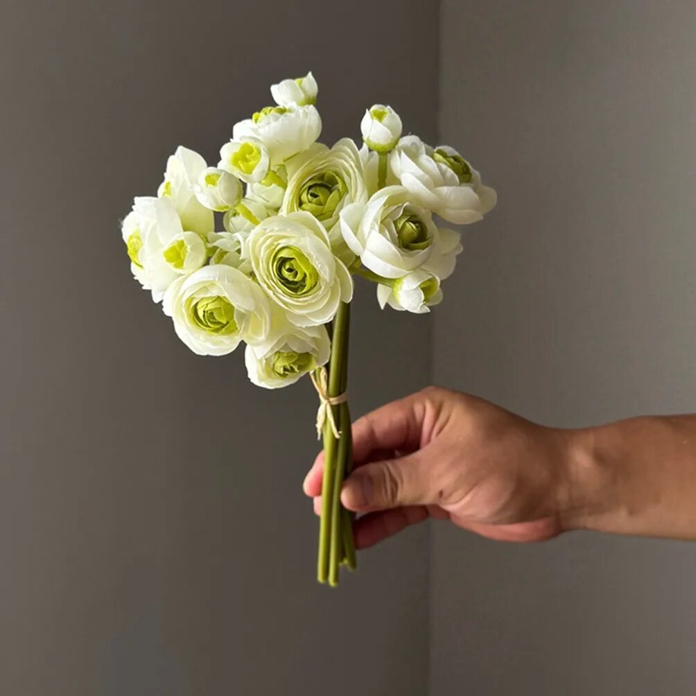 Букет ранункулюсов Белый white-green, 6 шт