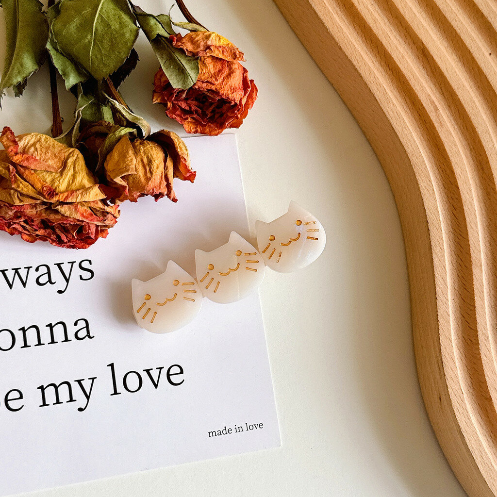 Заколка для волос из ацетата с котом дизайном шик аксессуар для повседневного стиля разноцветный белый