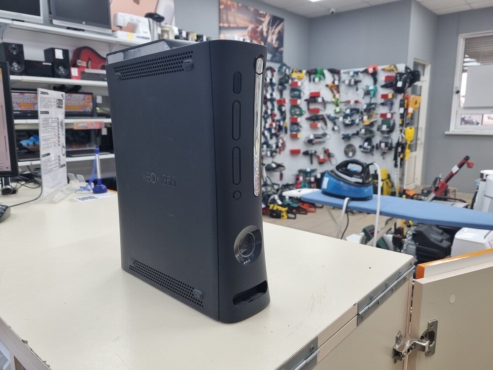 Игровая приставка Microsoft Xbox 360, черный Б/У уценка