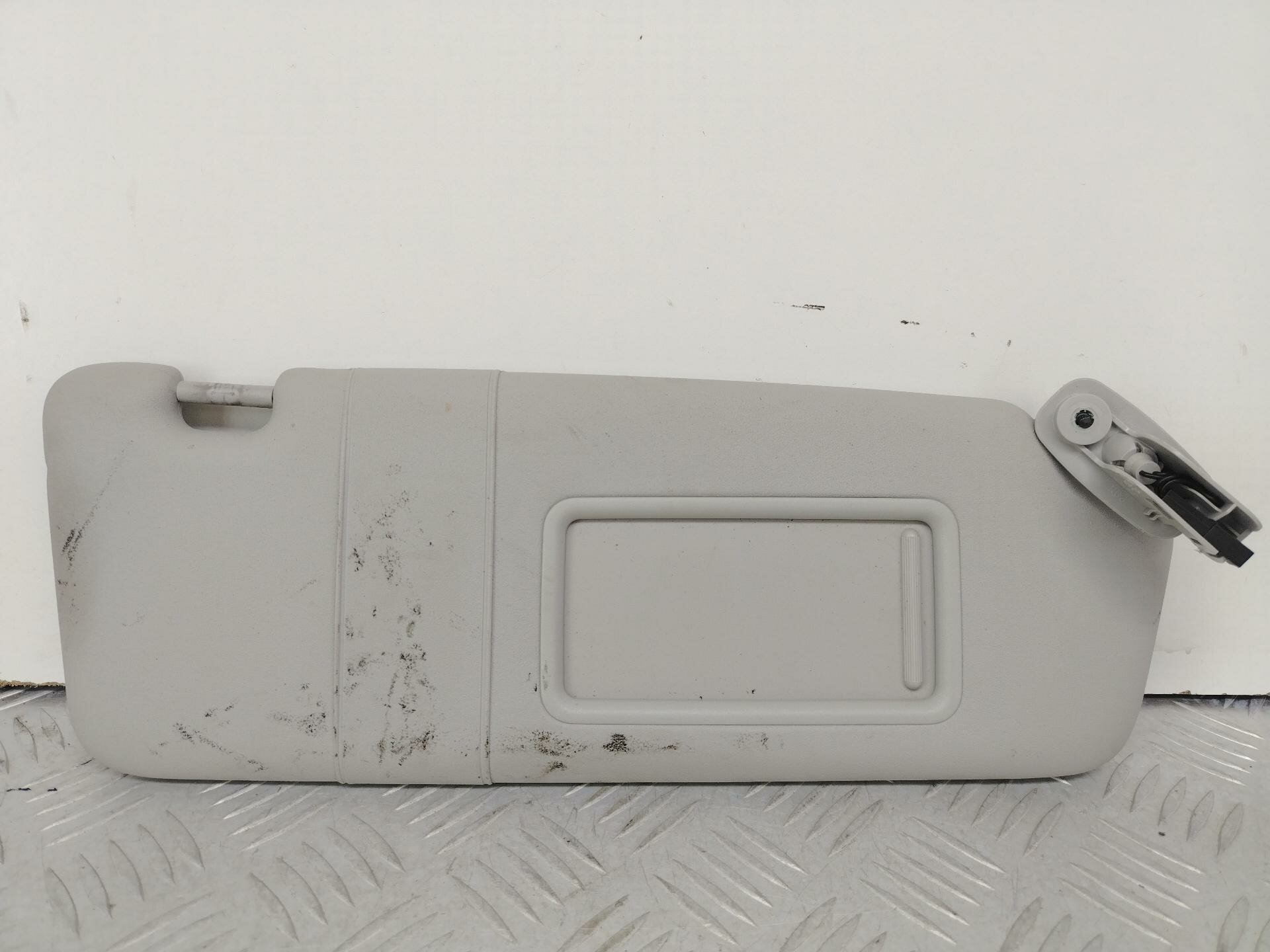 Солнцезащитный козырек Audi A4 B7 2006 8E02857552