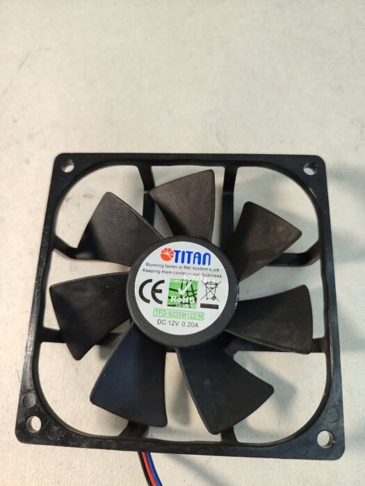 Вентилятор Titan 92x92x25 DC 12V 0.2A TFD-9225M12Z/N 3Pin