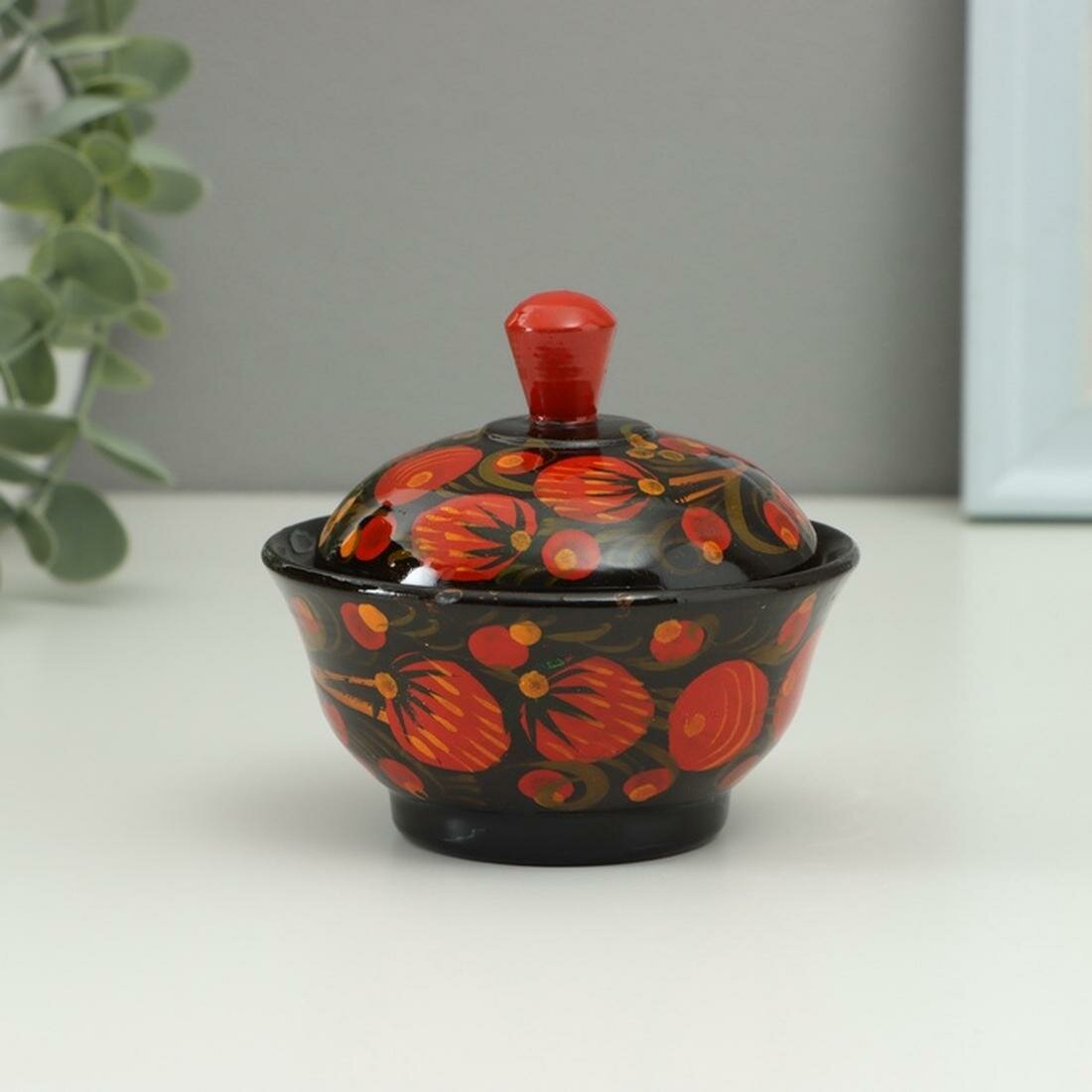 Солонка с крышкой "Ягодка", 9×6.5 см, хохлома, дерево