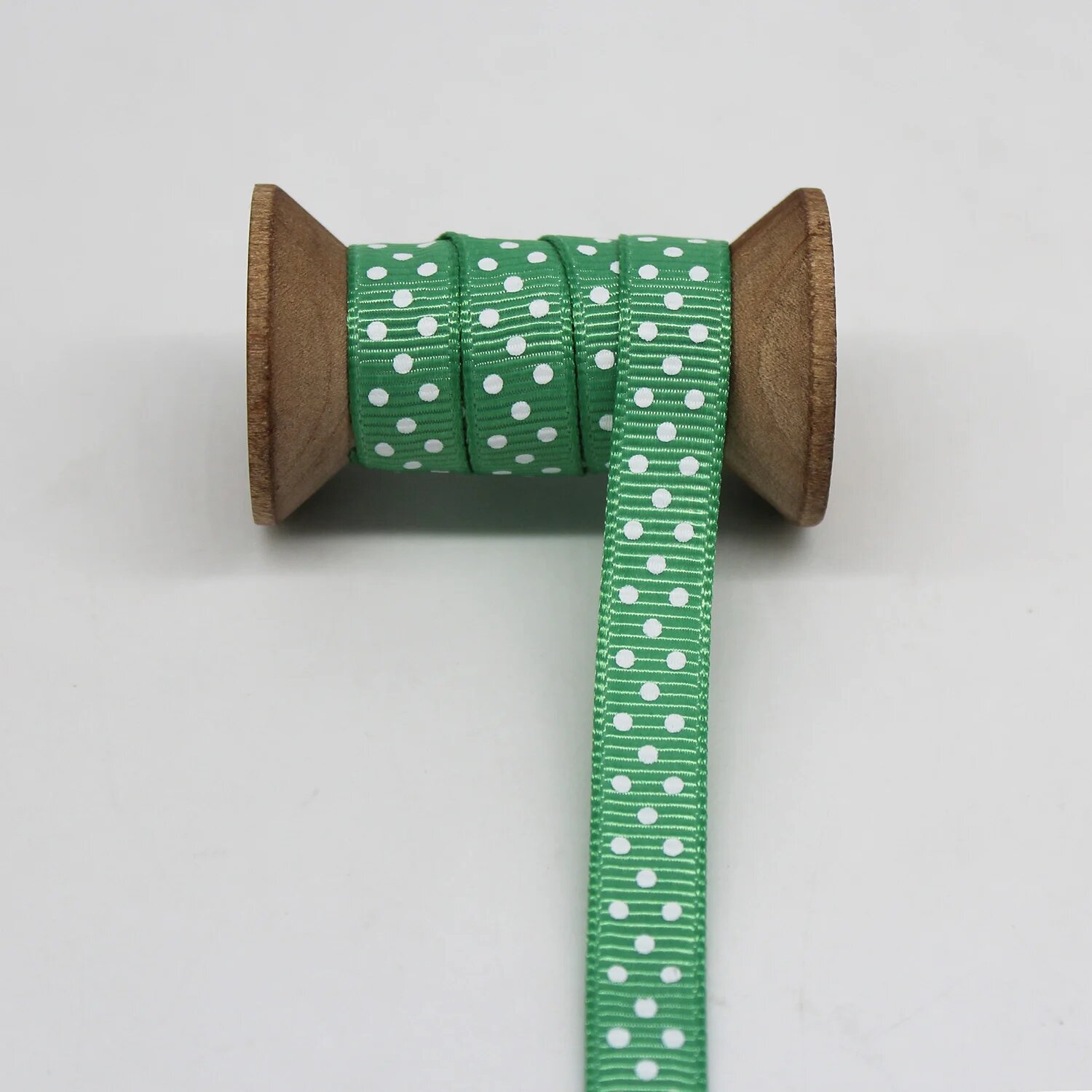 Полиэстеровые корсажные ленты в горошек PPCrafts 5 м Зеленый, 9mm Celadon-White