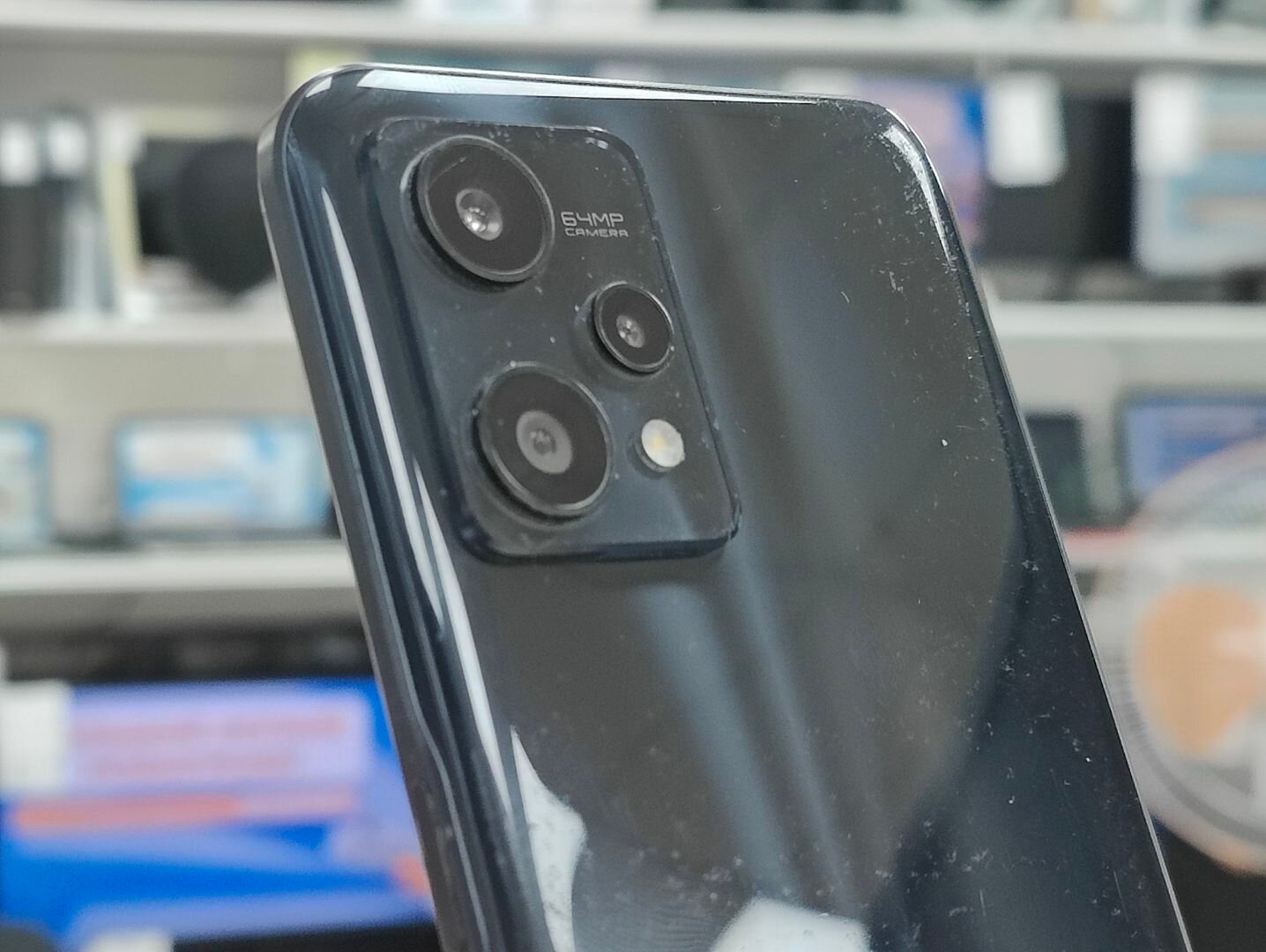 Смартфон REALME RMX3393 (realme 9 PRO+ 5G) 6+128 ГБ цвет: зеленый (AURORA GREEN) Б/у Уценка