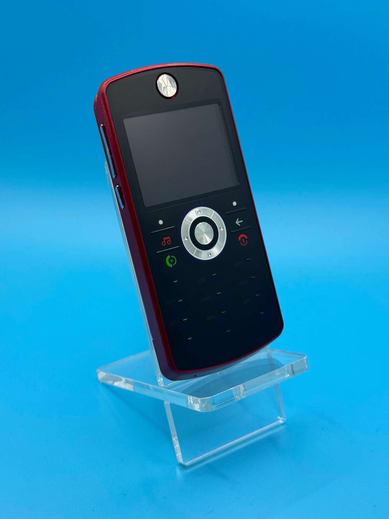 Мобильный телефон Motorola ROKR EM30
