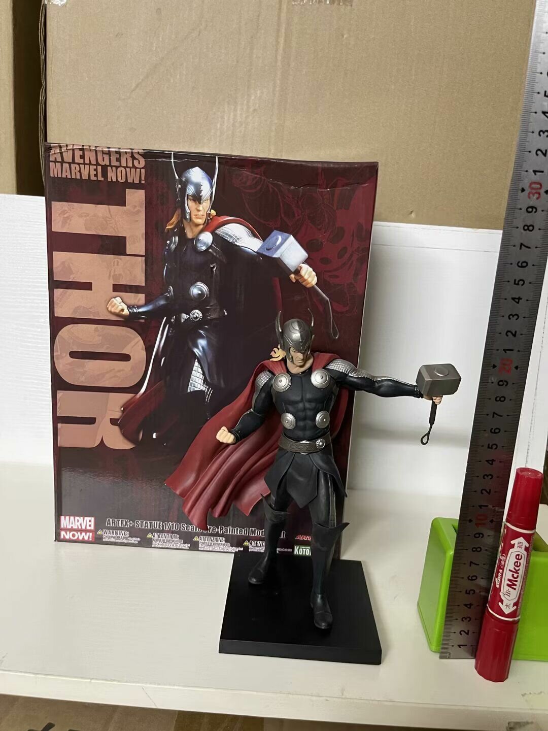 Фигурка Marvel Thor, коллекционная модель из ПВХ, выразительные черты лица, высота 30 см, в коробке