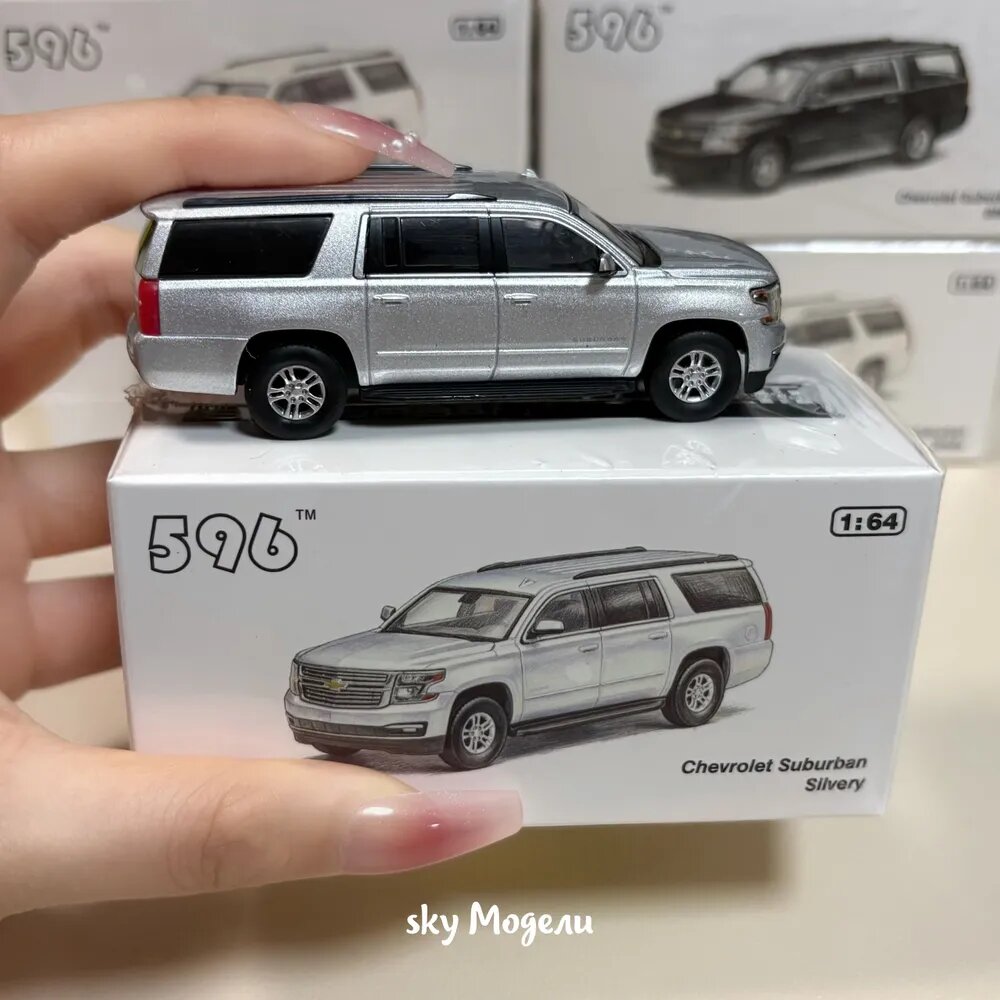 Машинка 596 Model 1:64 Chevrolet Suburban Silvery, 7 см, Серебристый, Металл