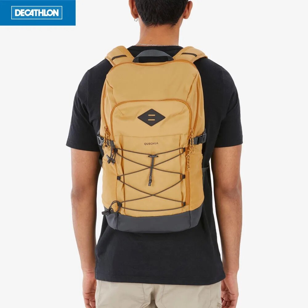Рюкзак Quechua для взрослых и детей, желтый, 20л, с карманом для бутылки и отделениями для аксессуаров — фото 1