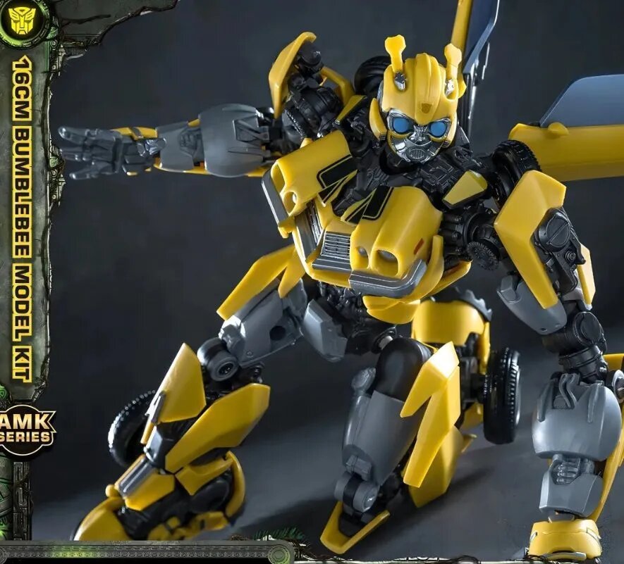 Коллекционный трансформер "Бамблби" (сборный из частей) HASBRO YOLOPARK