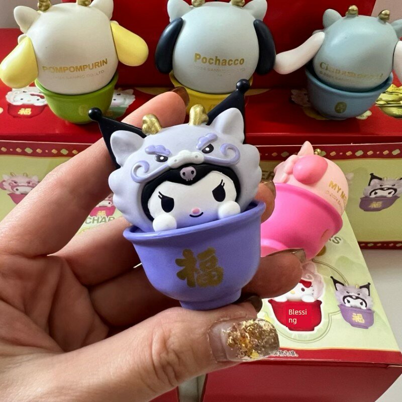 Теперь оптом Sanrio Lucky Dragon Brocade Series Blind Box Ugly Fish Melody Pacha Dog Фигурка куклы Hello Kitty Счастлив
