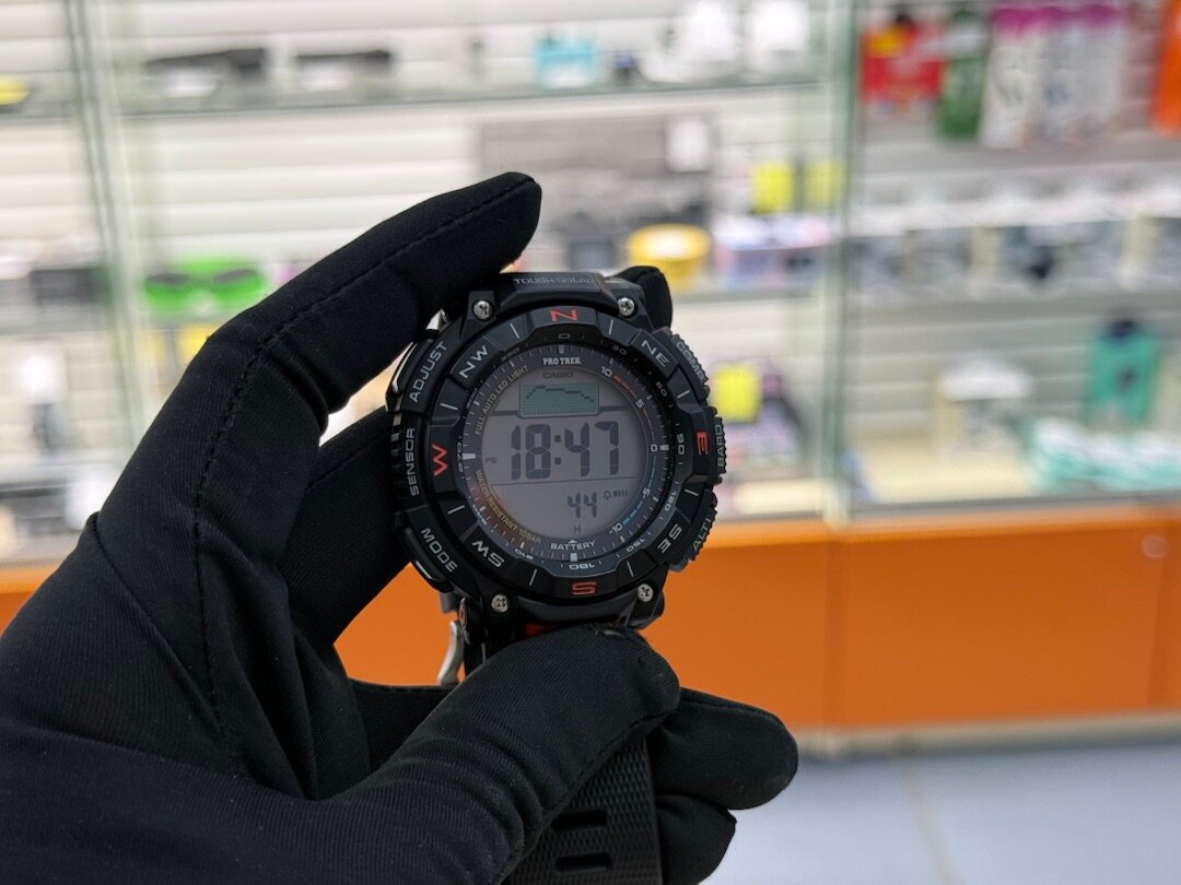 Наручные часы CASIO Pro Trek, черный Б/У Уценка