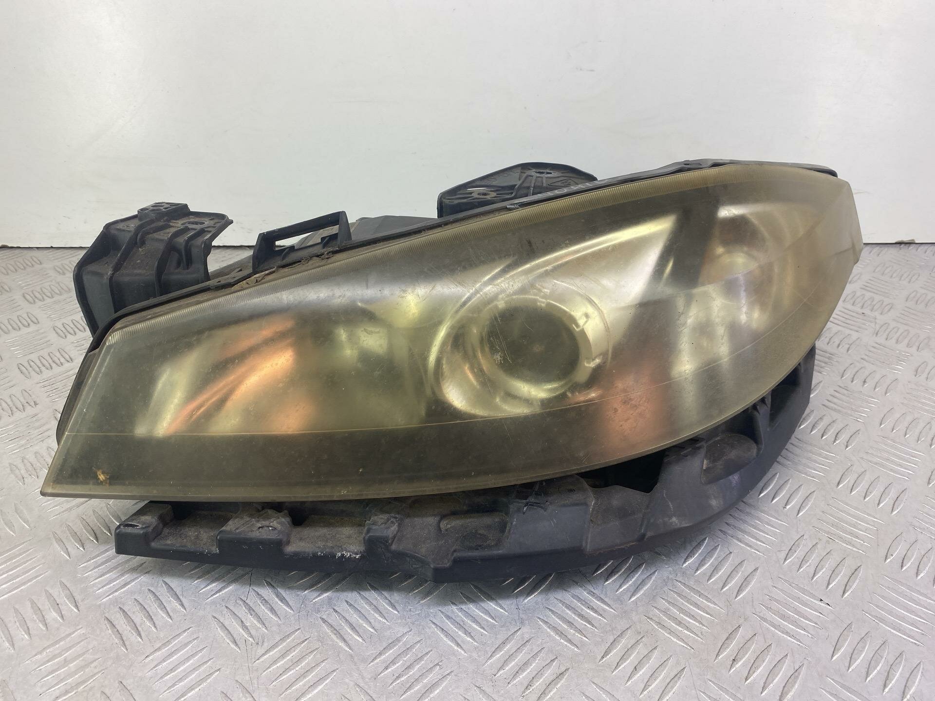 Фара левая Renault Laguna 2 рест. 2005 8200354740