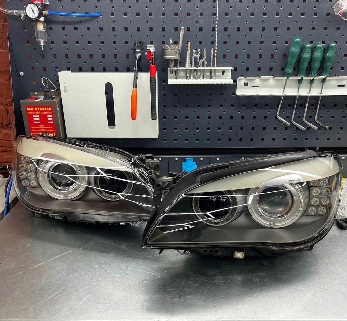 Стекла фар BMW 7 F01 / F02 / F04 2008-2015 Комплект / Стекла на БМВ Ф07