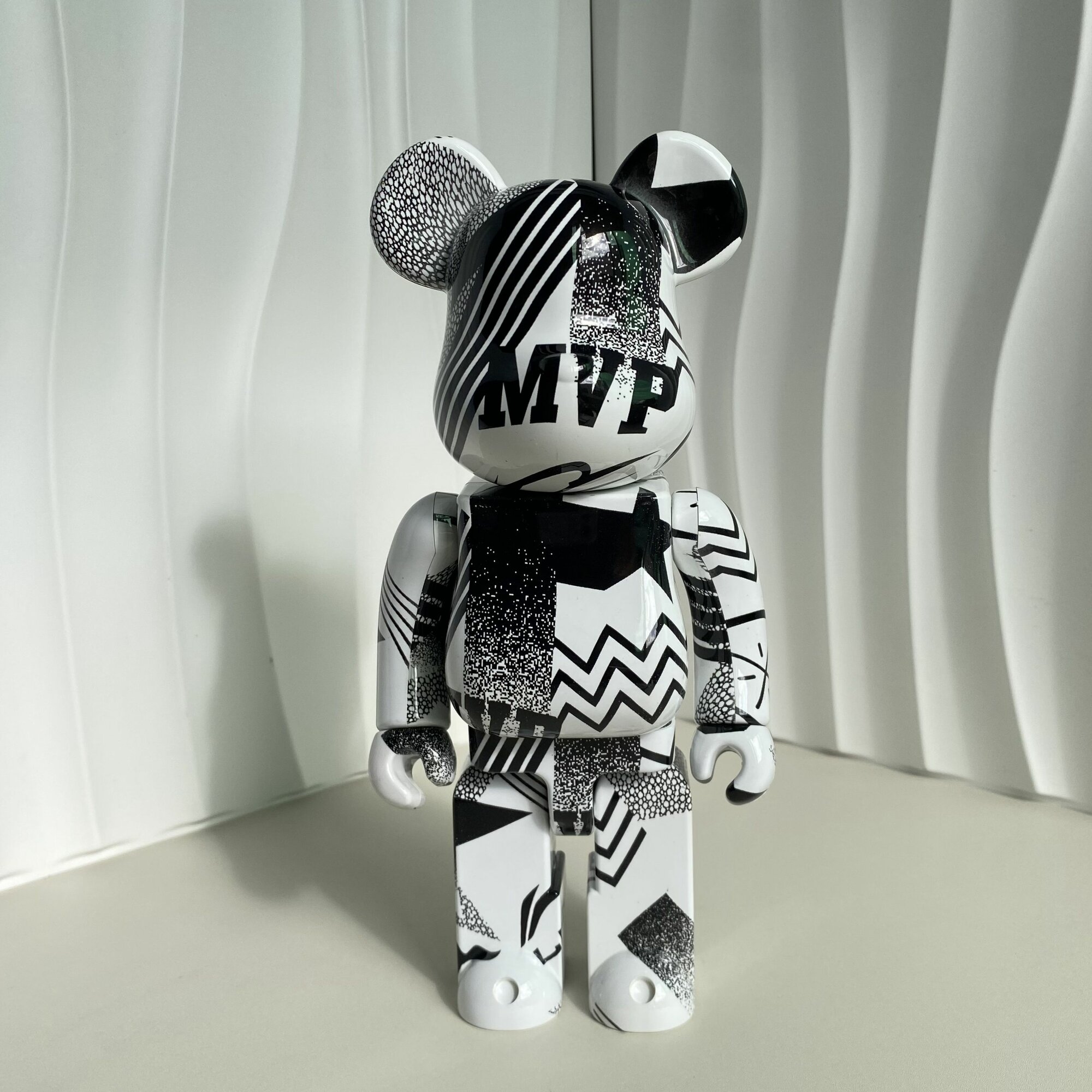 Игрушечная Статуя Медведя Bearbrick 28cm-Ли Нин