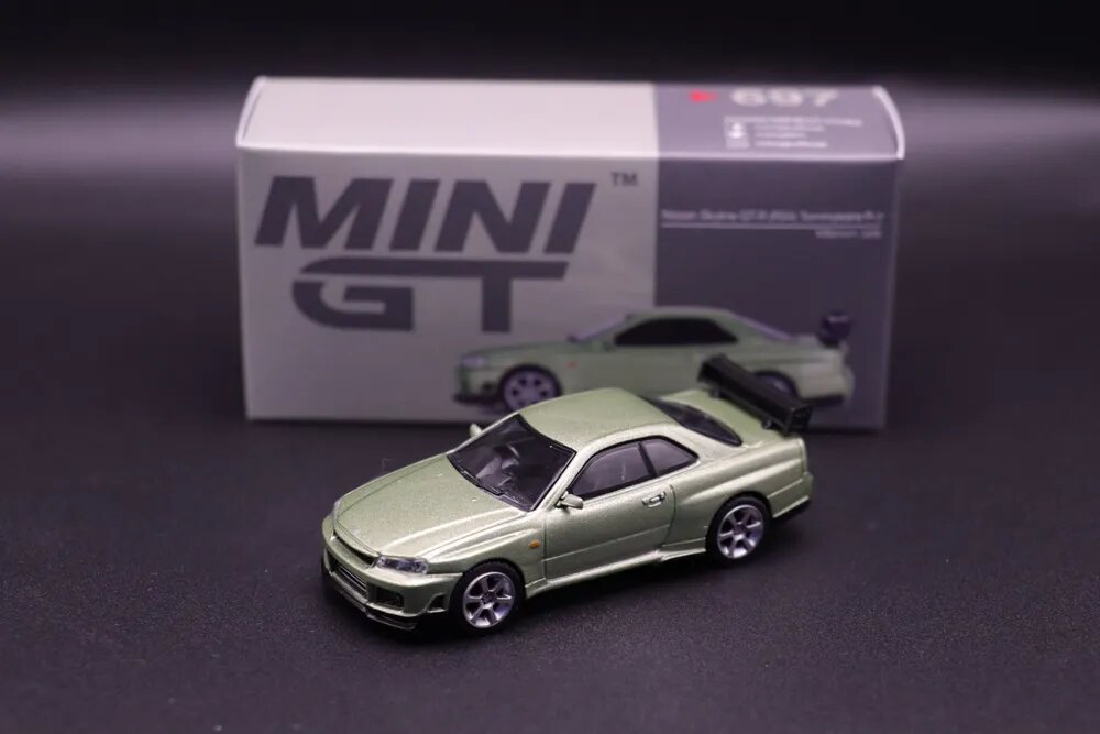 Коллекционная машинка MINI GT 1/64 #697 Nissan Skyline GT-R (R34) Tommykaira R-z Millenium Jade