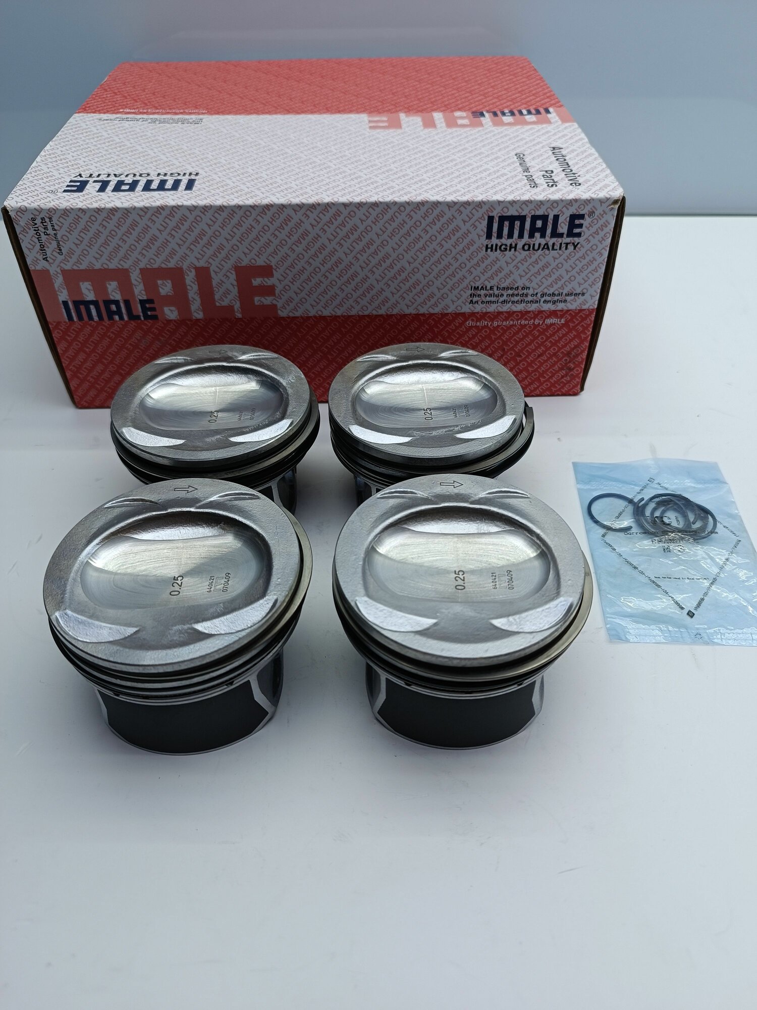 Комплект новых ремонтных (+0.25) поршней VW VAG 1.4 CAV CAX IMALE/IMLENG I01001069 03C107065AP