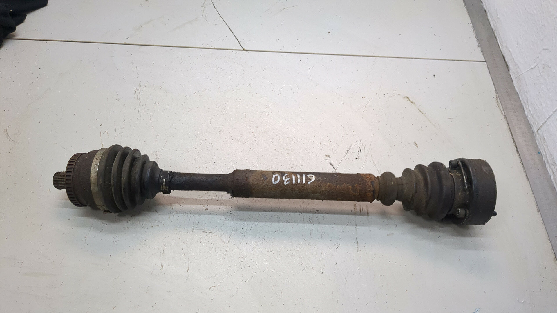 Полуось (вал, шрус) правая передняя Audi A4 (B5) Б/У