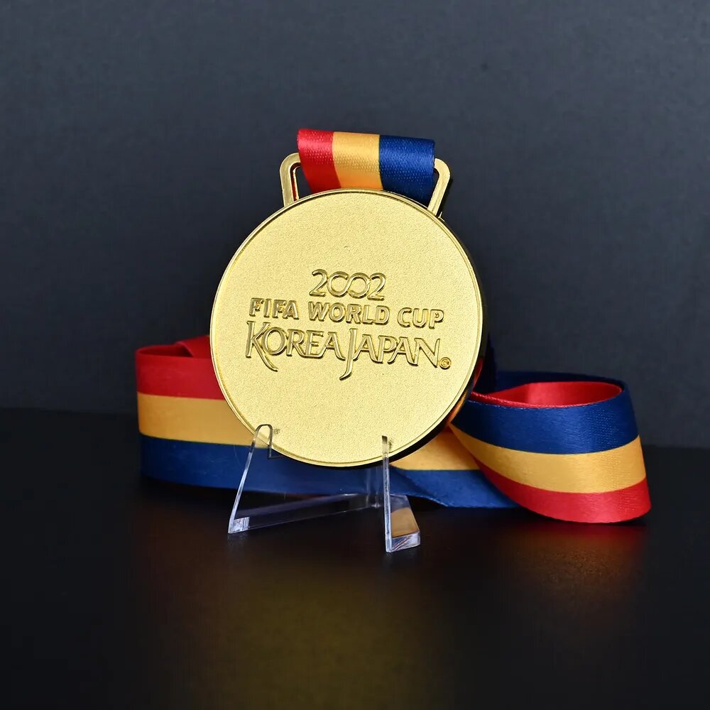 Медаль победителя Чемпионата мира по футболу FIFA 2002 Корея Япония
