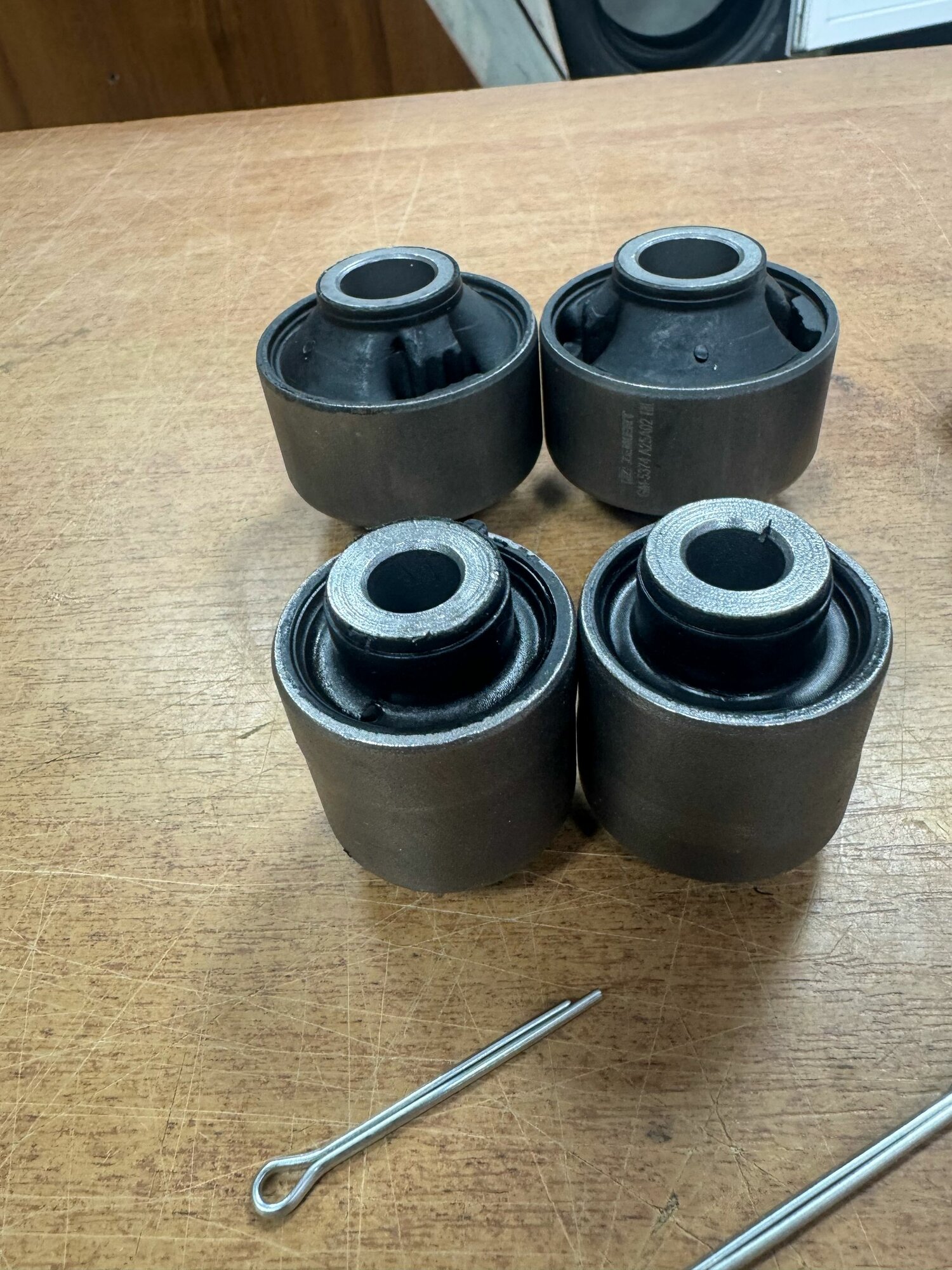 Сайлентблоки переднего нижнего рычага Subaru Legacy, Impreza, Forester, Ouback 90-20г , к-кт