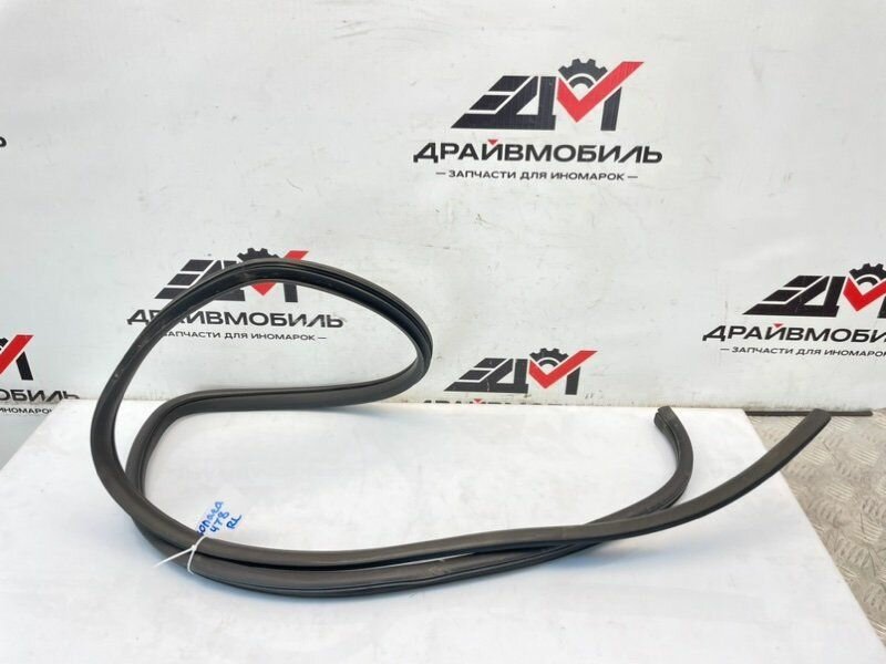 Уплотнитель проема двери Hyundai Sonata 2010 831103S000RY YF G4KD, задний левый (с пробегом)