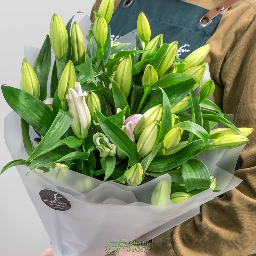 Букет STUDIO FLORISTIC "Стильная Лилия", 11 цветов, высота 60см