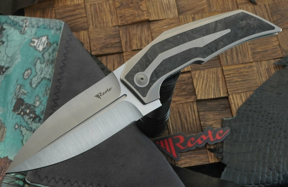 Складной нож Reate T4000, сталь M390, сатин, рукоять титан/мраморный карбон