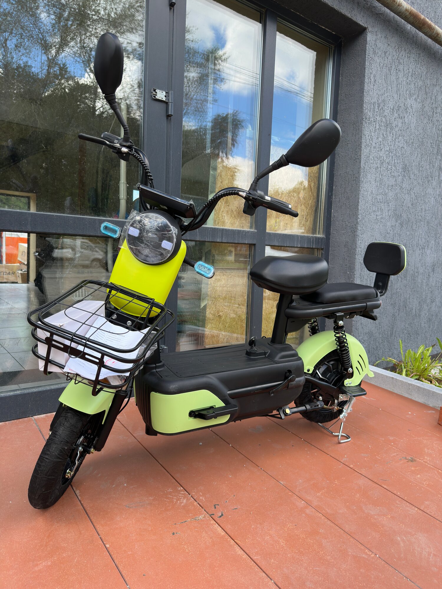 Электро скутер Электровелосипед SK 500w 14 колеса цвет случайный