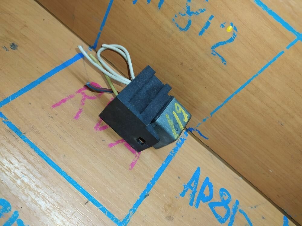 Реле 24V 4 контакта Вольво ФЛ6,11 Б/У с пробегом