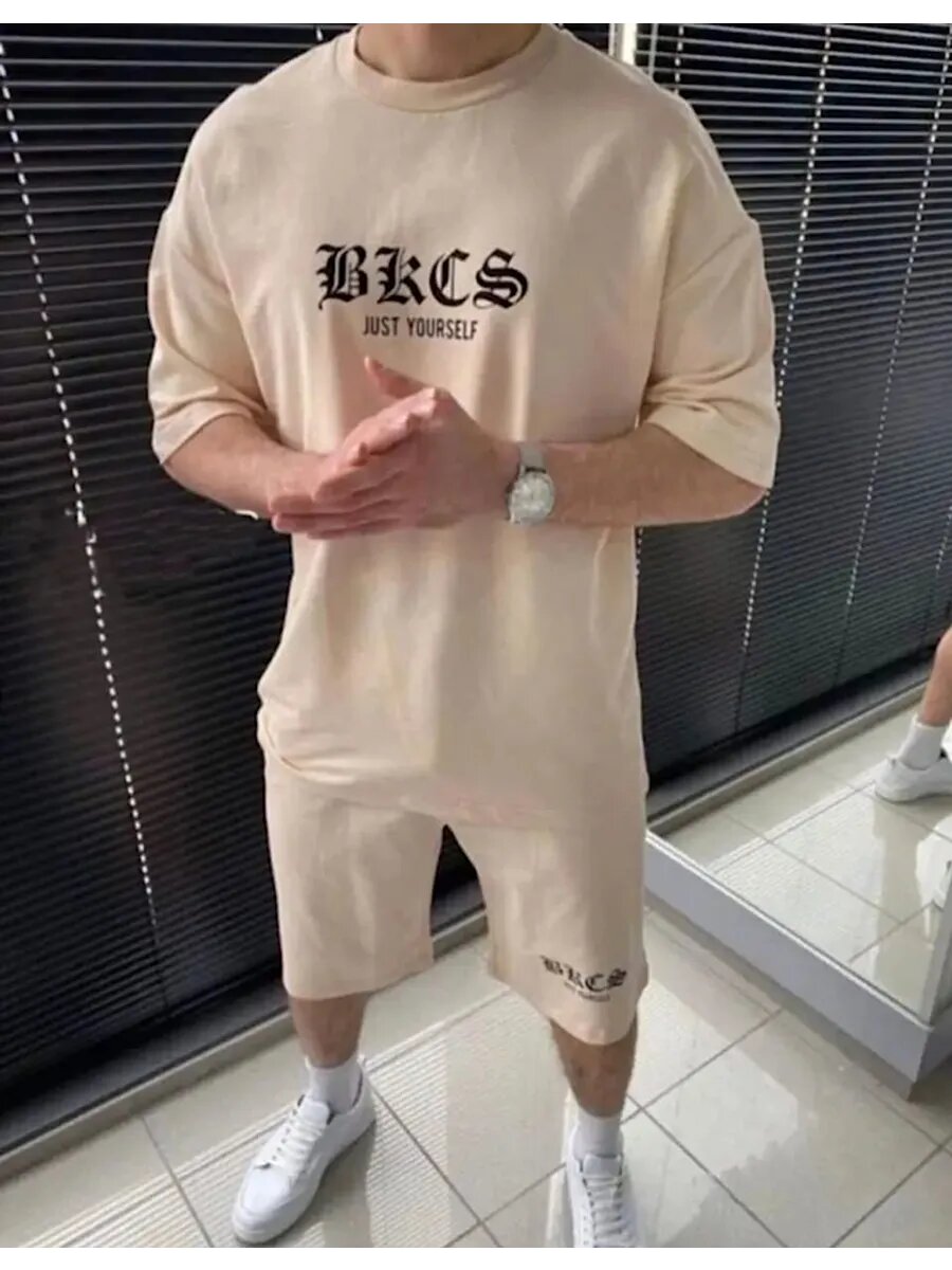 Костюм спортивный