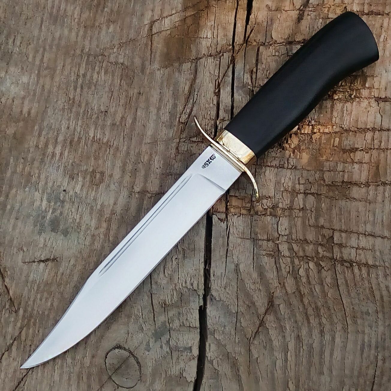 Нож Разведчика НР-40 классический из кованой нержавеющей стали 95x18, гарда из латуни, рукоять граб