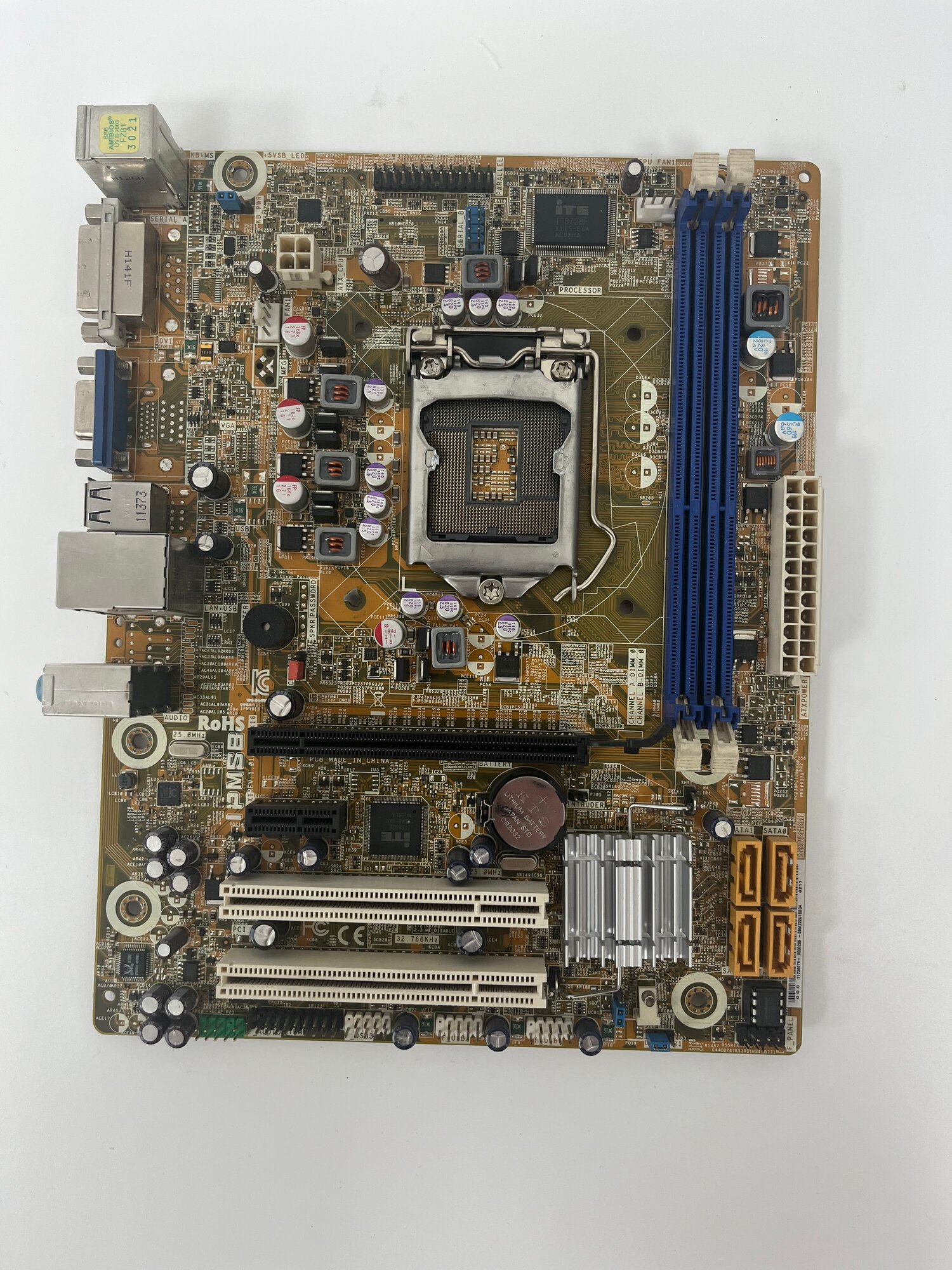 материнская плата Pegatron IPMSB-H61 с сокетом LGA 1155 и чипсетом Intel H61 Express