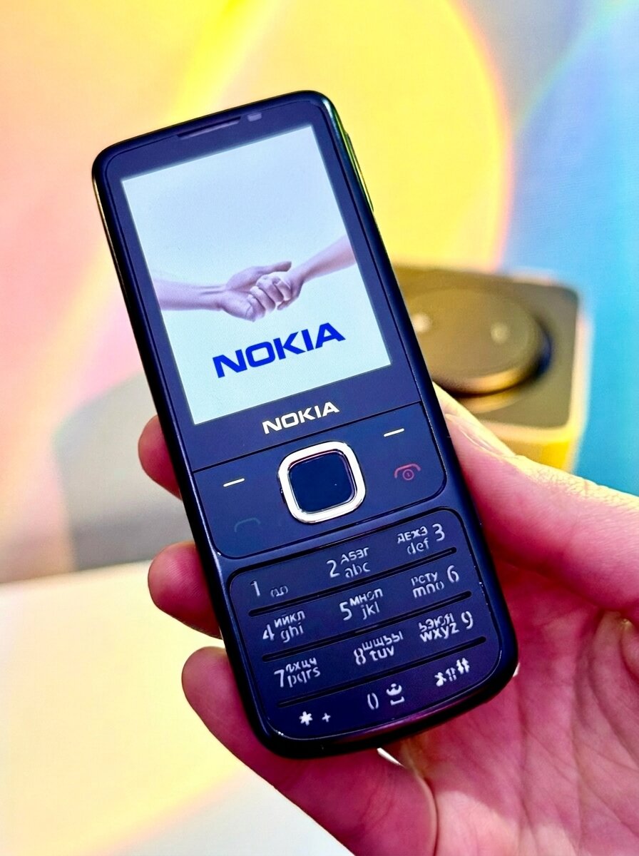 Кнопочный телефон Nokia 6700 Classic, 170 Мб, 5 МП, Bluetooth 2.0, FM-радио, диктофон, громкий динамик, черный