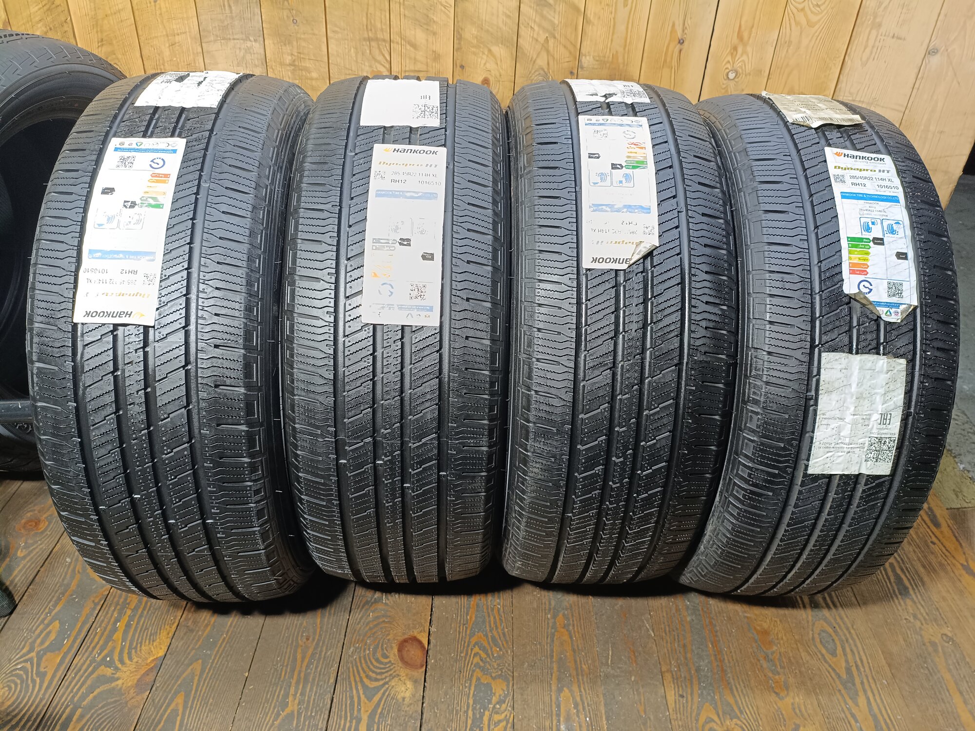 Hankook Dynapro HT RH12 285/45 R22 114H
