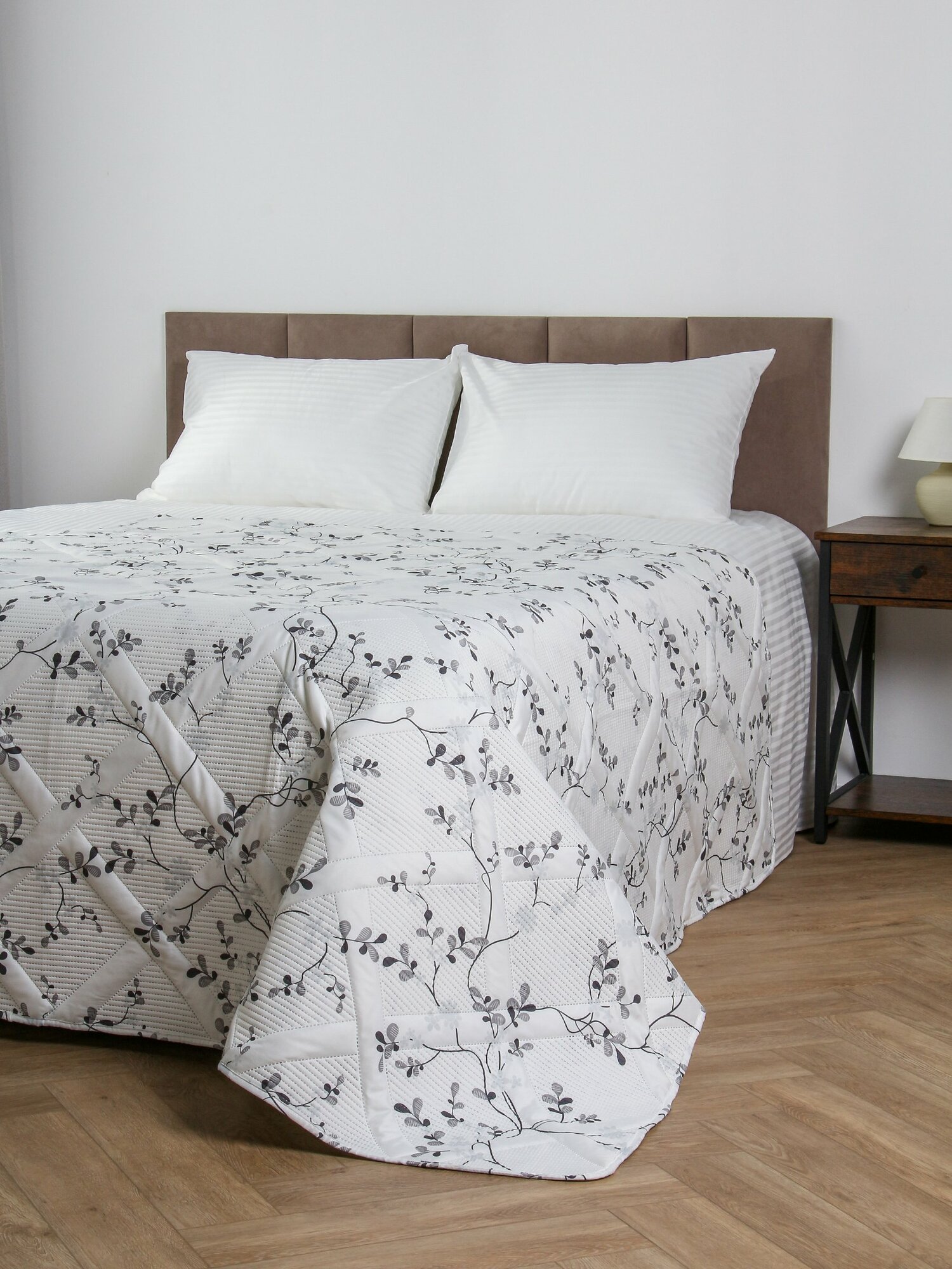 Покрывало 2-спальное Silvano Прованс 180х200 см, стеганое белое с узором из полиэстера для дивана и кресла