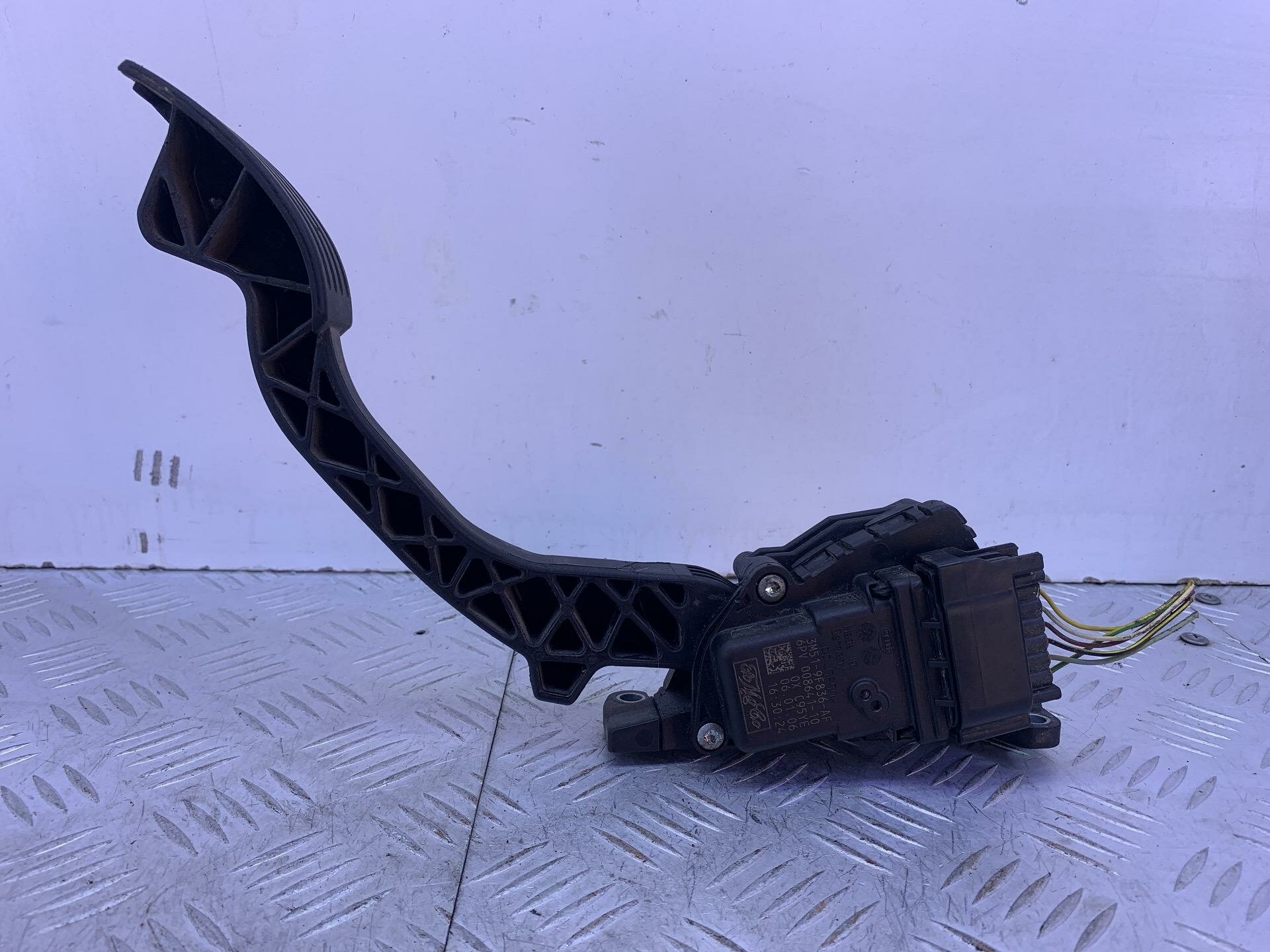 Педаль газа Ford C-Max (2003 - 2007) 3M519F836AF