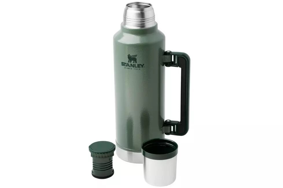 Термос Stanley Legendary Classic 1,4 л. держит температуру до 40 часов.