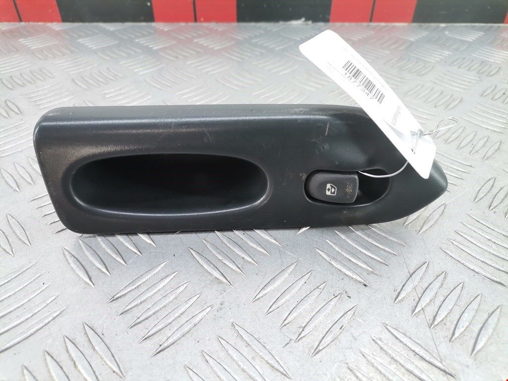 Кнопка стеклоподъемника / 1877347 7700417485 7700822683 для Renault Laguna 1 (с пробегом)